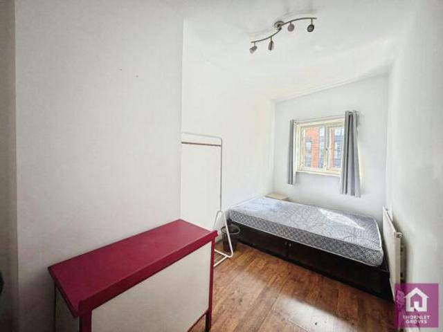 5 bedroom flat for rent in Wilmslow Road, Manchester, Greater Manchester, M14
