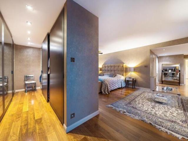 5 bedroom flat for rent in Anhalt Road, London, SW11