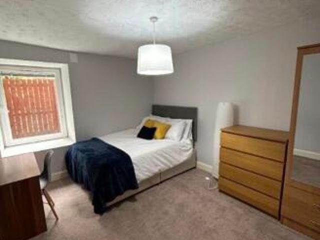 5 bedroom flat for rent in Bentinck Street, Glasgow, G3