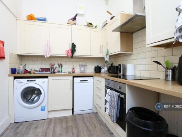 5 bedroom flat for rent in Berkeley Square, Bristol, BS8