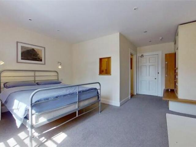 5 bedroom flat for rent in Broughton Street, Edinburgh, EH1