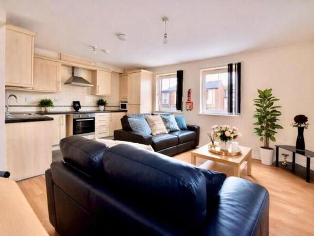 5 bedroom flat for rent in Broom Street, Sheffield, S10