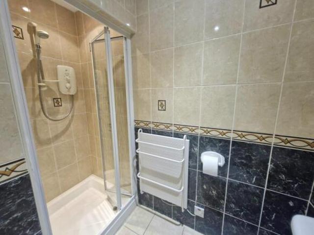 5 bedroom flat for rent in Cairnsmore Drive, Bearsden, G61