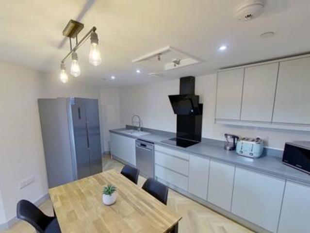 5 Bedroom Flat For Rent In City Centre