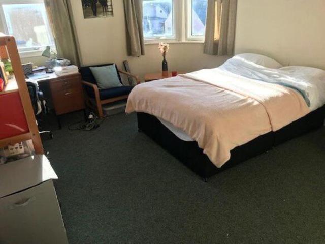 5 bedroom flat for rent in Cowley Road, OX4