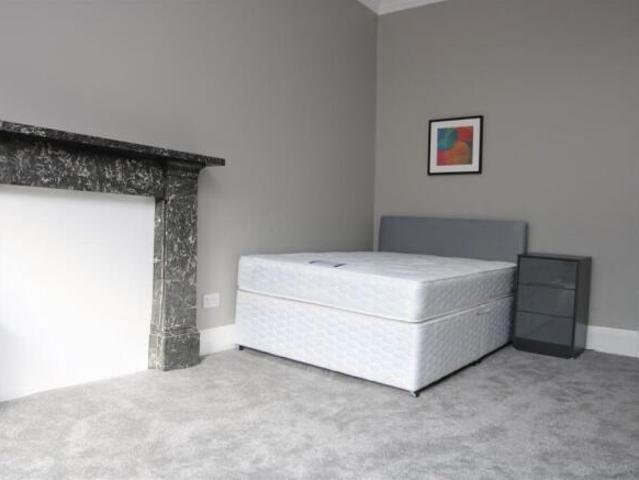 5 bedroom flat for rent in Clouston Street, North Kelvinside, Glasgow, G20