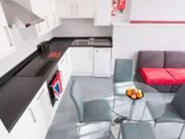 5 bedroom flat for rent in Clifton The Triangle BS8