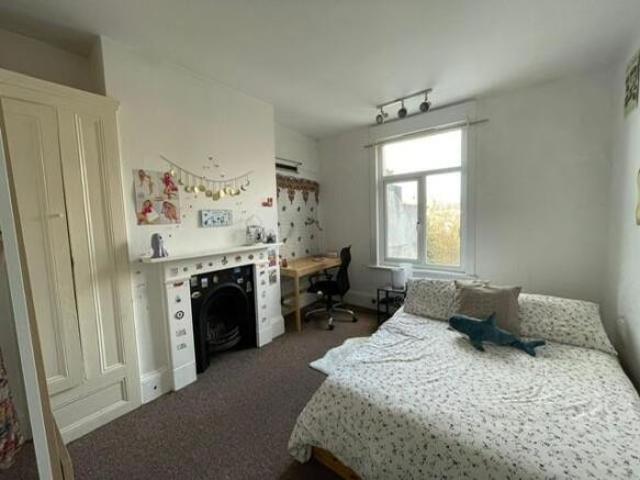 5 bedroom flat for rent in Ditchling Rise, Brighton, BN1