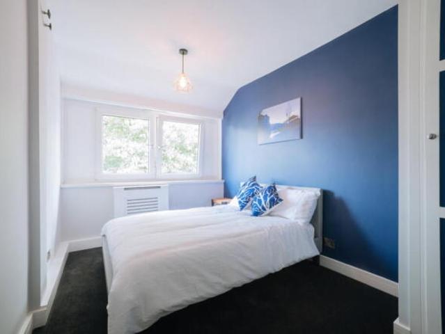 5 bedroom flat for rent in East Surrey Grove, Peckham SE15