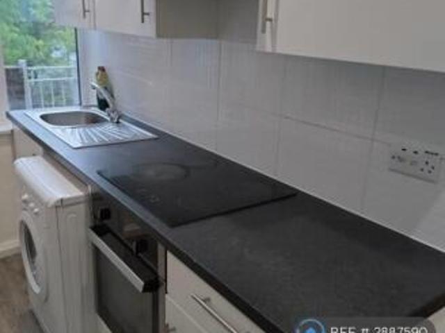 5 bedroom flat for rent in Finchley Lane, Hendon, NW4
