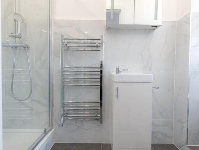 5 bedroom flat for rent in Finchley Road, London, NW8