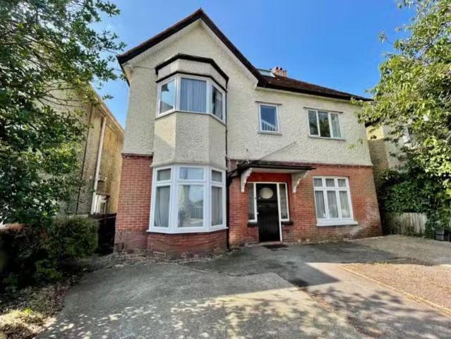 5 bedroom flat for rent in Five Bedroom Student Maisonette, Wi.