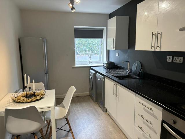 5 bedroom flat for rent in Forster Street 5 Bed Student, Lenton, East Midlands, NG7
