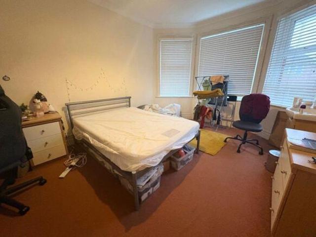 5 bedroom flat for rent in Four/ Five Bedroom Student, Talbot Road P07543, BH9