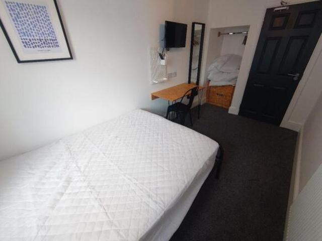 5 bedroom flat for rent in Flat 2, Boaler Street, Liverpool, L6
