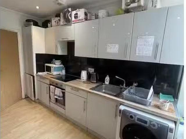 5 bedroom flat for rent in Flat 3, Marlborough Road, Roath, Ca.