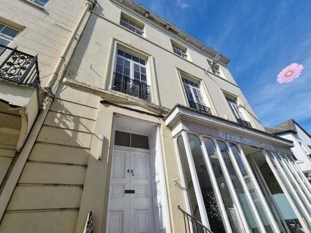 5 bedroom flat for rent in Flats 3 4 42a Bath Street CV31