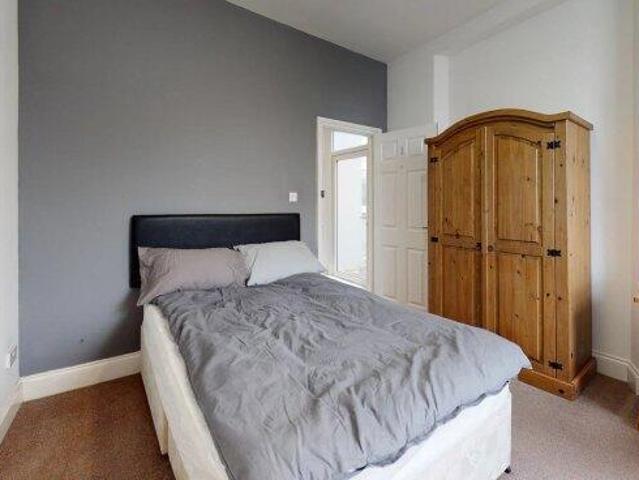 5 bedroom flat for rent in Greenbank Terrace, PL4