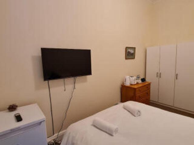 5 bedroom flat for rent in Haymarket Terrace, Edinburgh, EH12