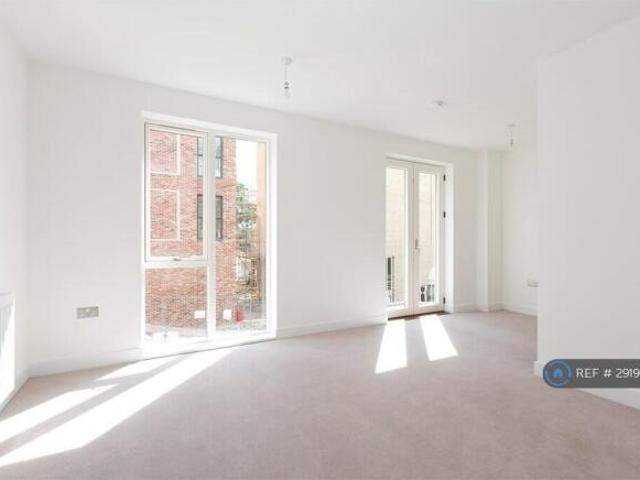 5 bedroom flat for rent in Hazell Street, Cambridge, CB1