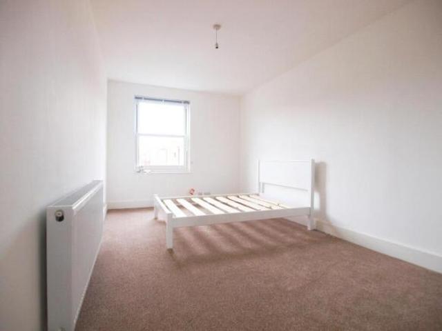 5 bedroom flat for rent in Hornsey Road, London, N19