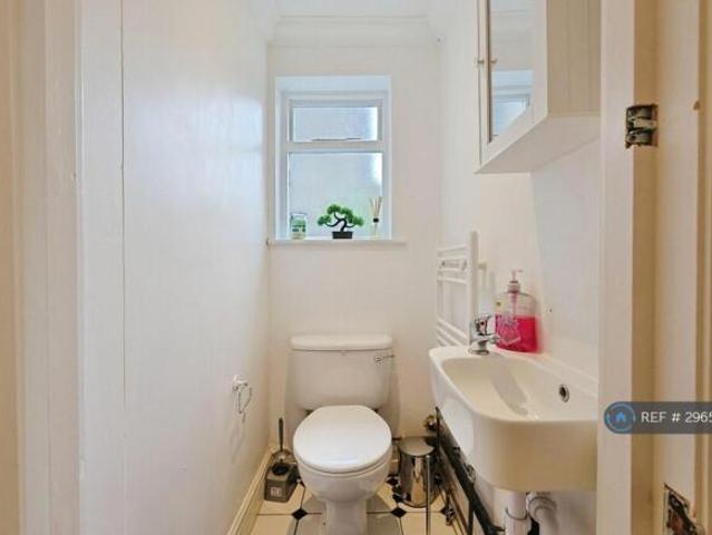 5 bedroom flat for rent in Lillie Road, London, SW6
