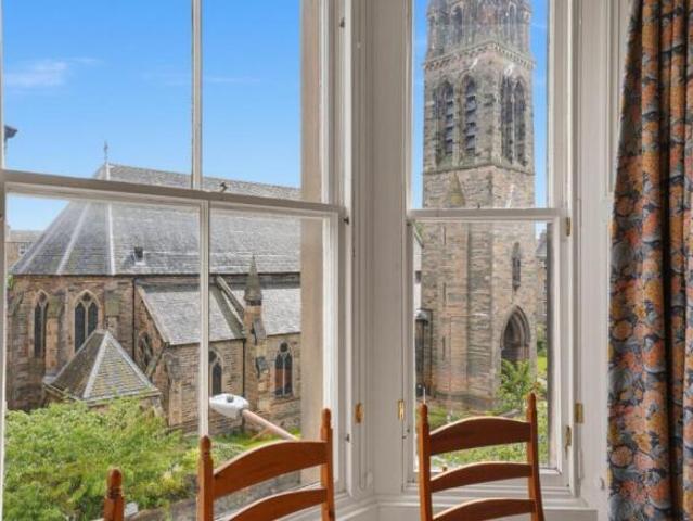 5 bedroom flat for rent in Lutton Place, Newington, Edinburgh, EH8