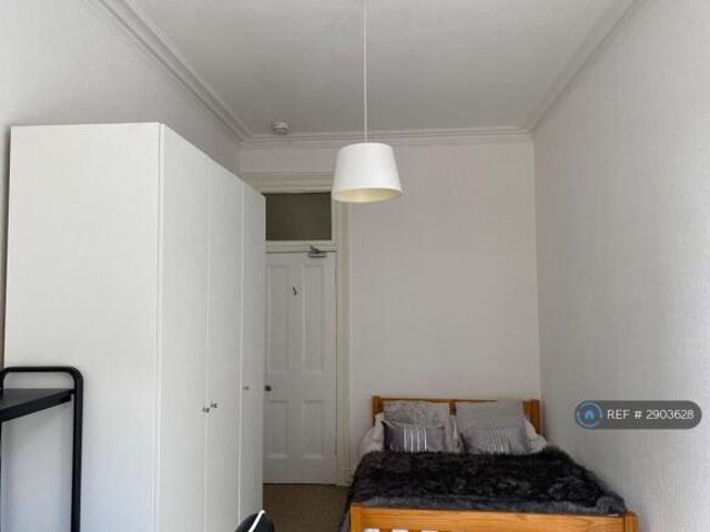 5 bedroom flat for rent in Morningside Road, Edinburgh, EH10