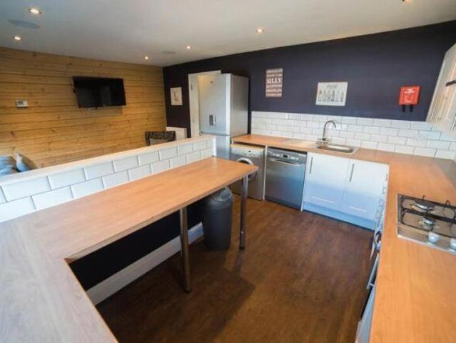 5 bedroom flat for rent in Sackville Street, Southsea, PO5