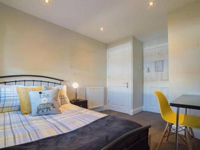 5 bedroom flat for rent in Sackville Street Southsea PO5