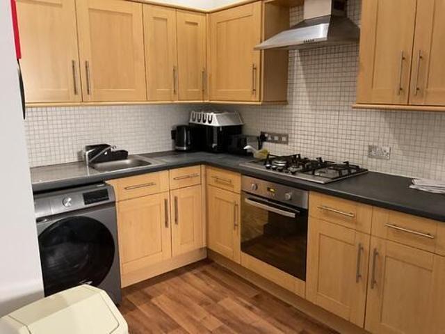 5 bedroom flat for rent in South Clerk Street, Edinburgh, EH8