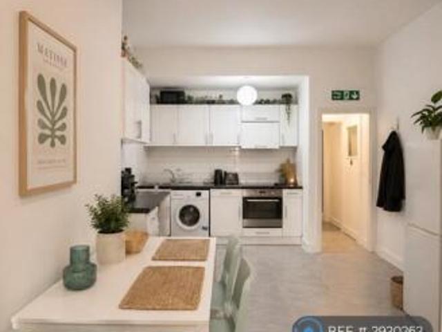 5 bedroom flat for rent in St John Street, London, EC1V