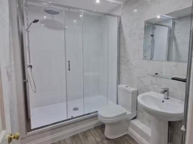 5 bedroom flat for rent in St. Michaels Hill, Bristol, BS2