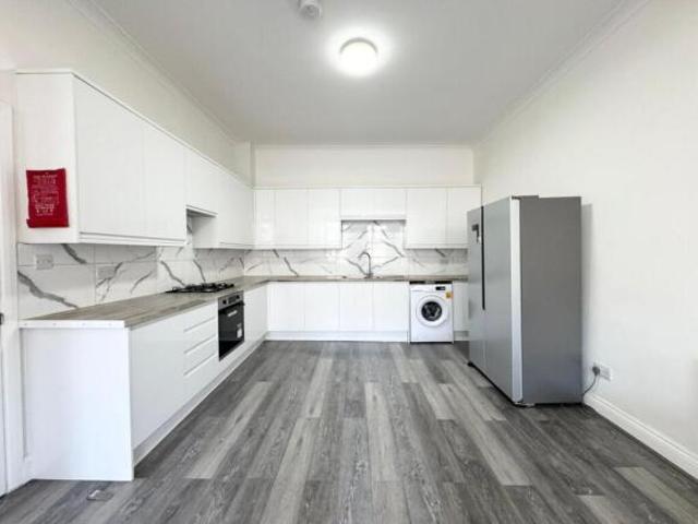 5 bedroom flat for rent in Stroud Green Road, Finsbury Park, N4