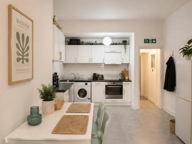 5 bedroom flat in amazing location