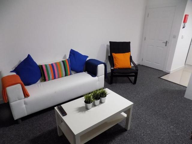 5 bedroom flat share to rent