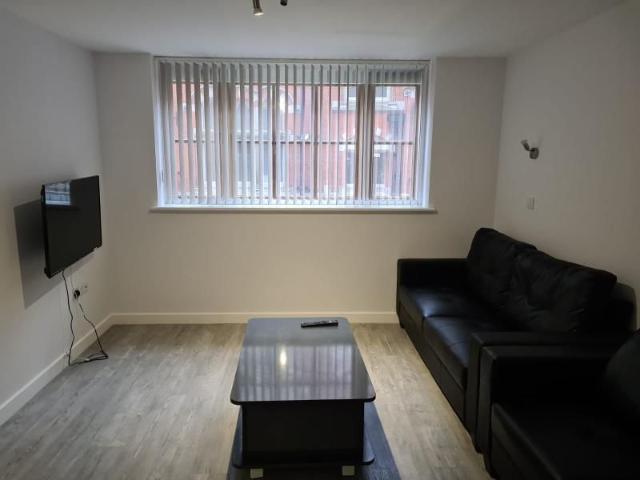 5 bedroom flat share to rent