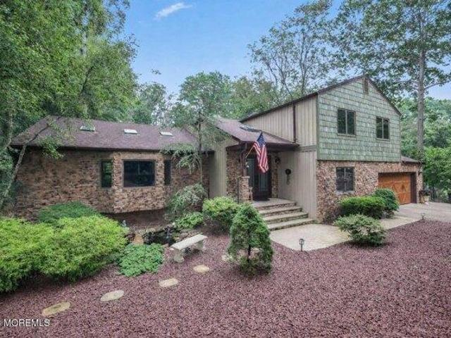 5 bedroom, Freehold NJ 07728 LS102726990