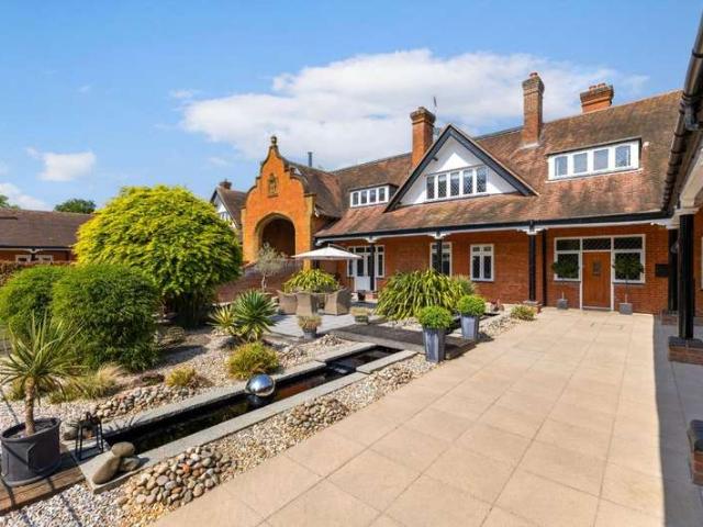5 Bedroom House
