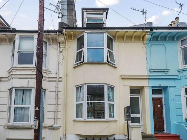 4 Bedroom Maisonette Flat