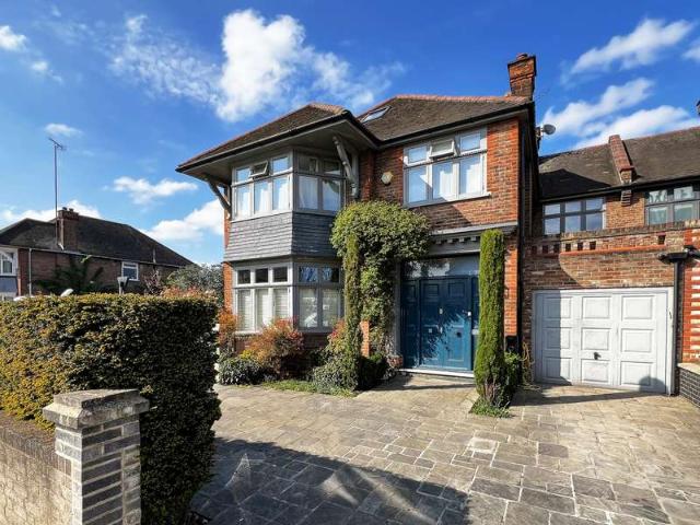 5 Bedroom House