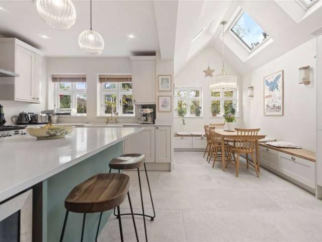 5 Bedroom House