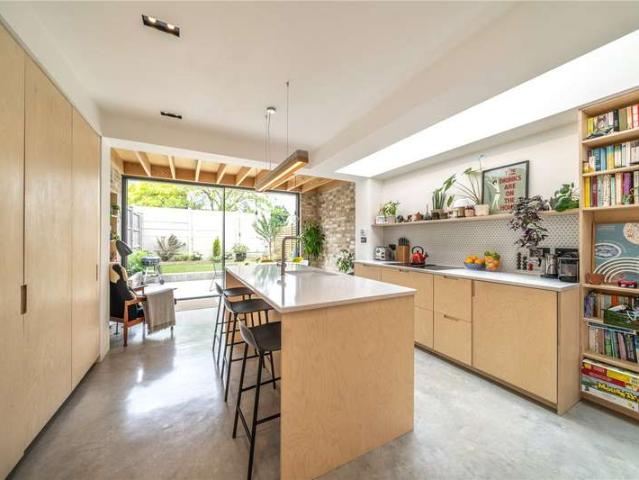 5 Bedroom House