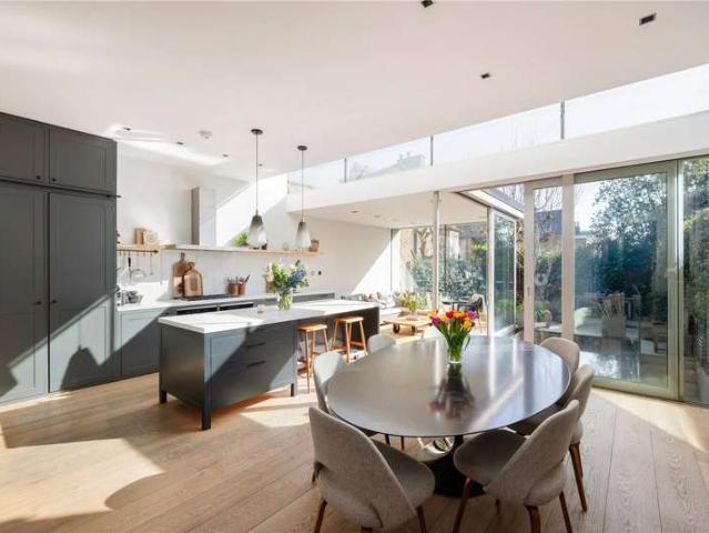 5 Bedroom House