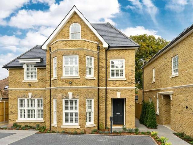 5 Bedroom House