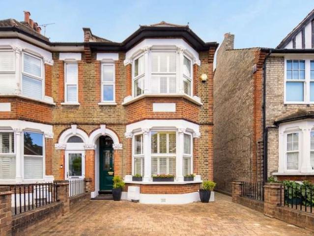 5 Bedroom House