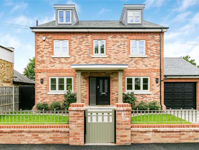 5 Bedroom House