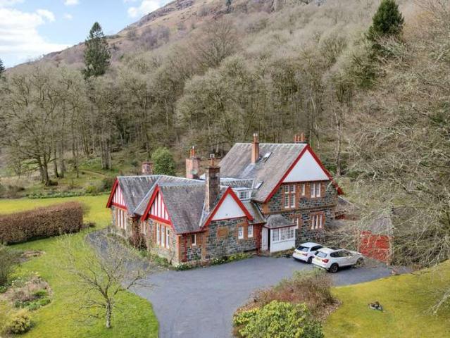 5 Bedroom House