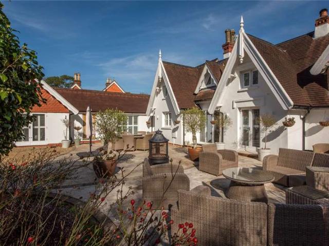 5 Bedroom House
