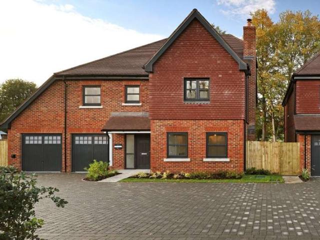5 Bedroom House